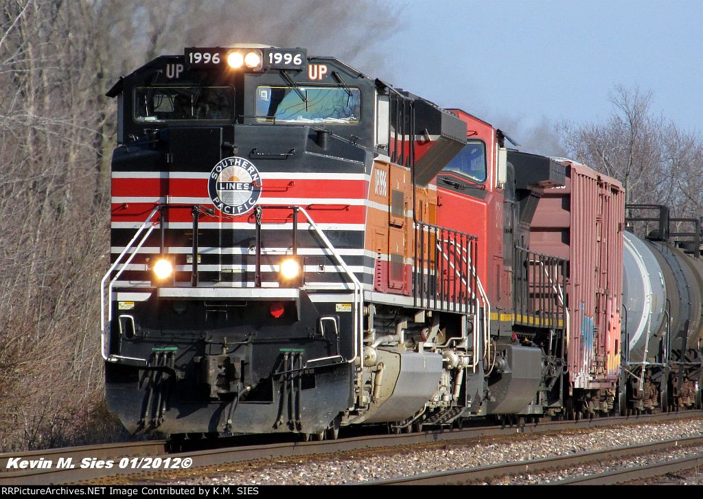 UP 1996 & CN 2712 lead UP MCHPB-30