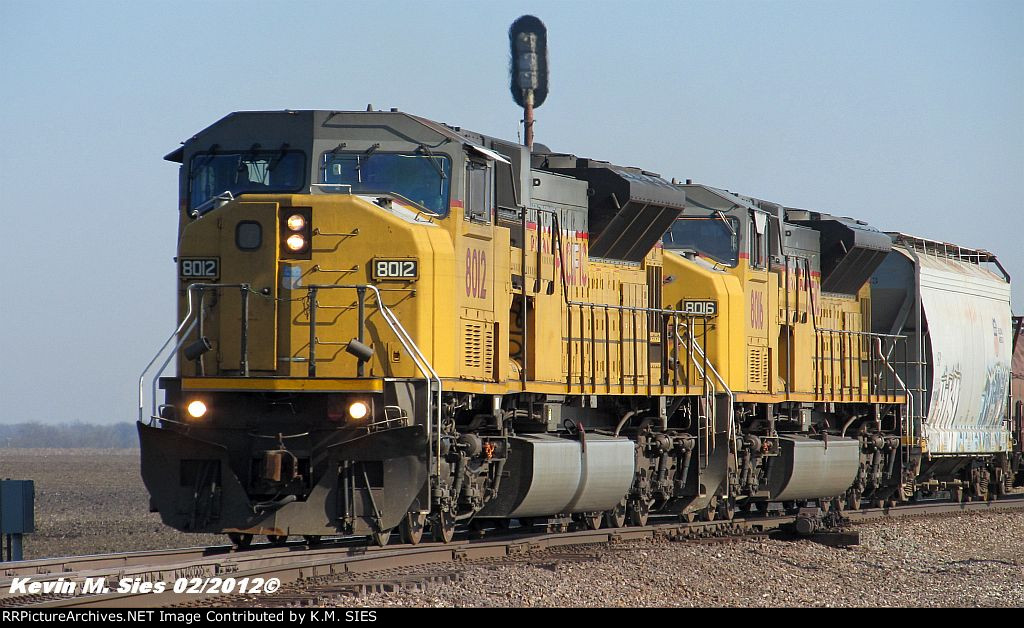 UP 8012 & UP 8016 lead UP MCHPB-16