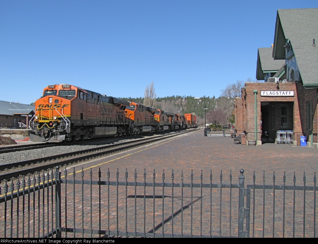 BNSF 7532