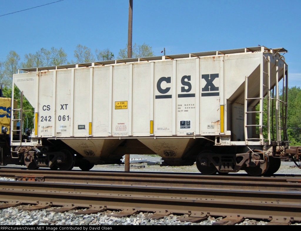 CSXT 242061