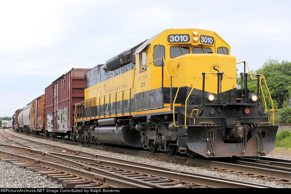 NYS&W WS-2 prepares to depart eastbound with a handful of cars for CSX and NS interchange