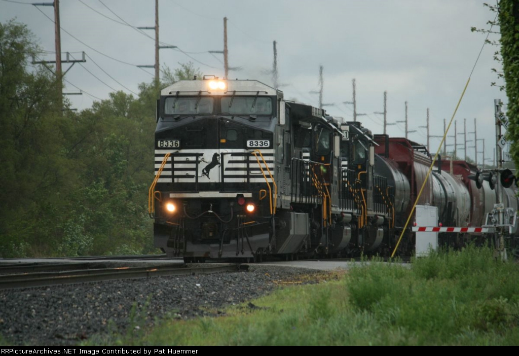 NS 8336 up the siding