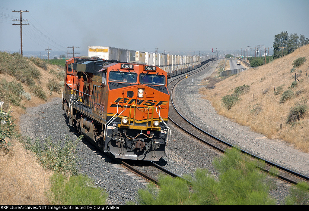 BNSF 6606