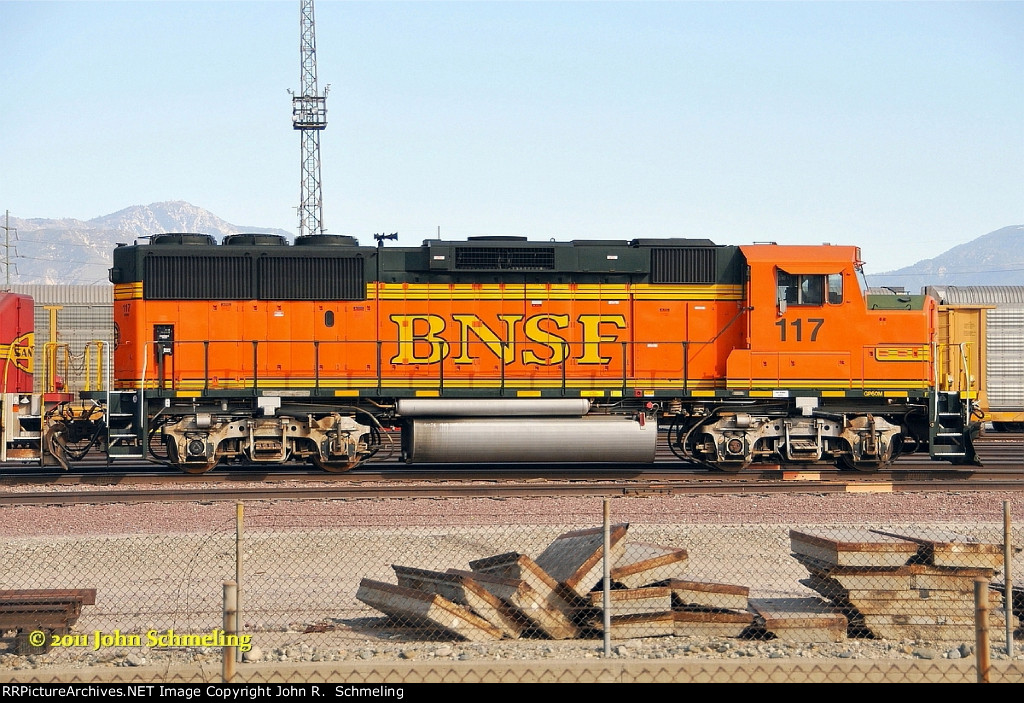 BNSF 117 (GP60M) at San Bernardino, CA. 1/25/2011