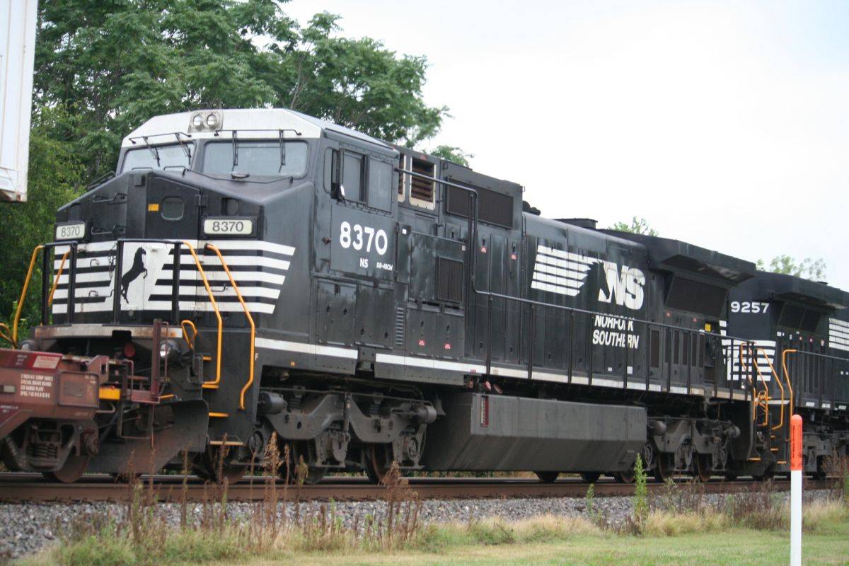 NS 8370