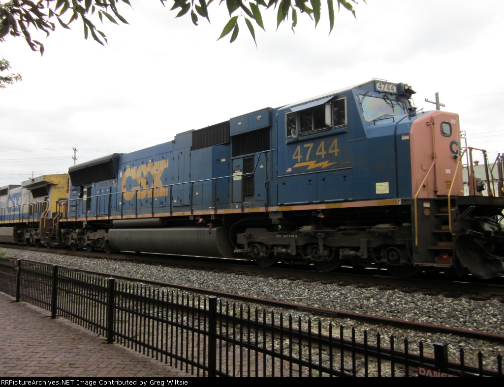 CSX 4744