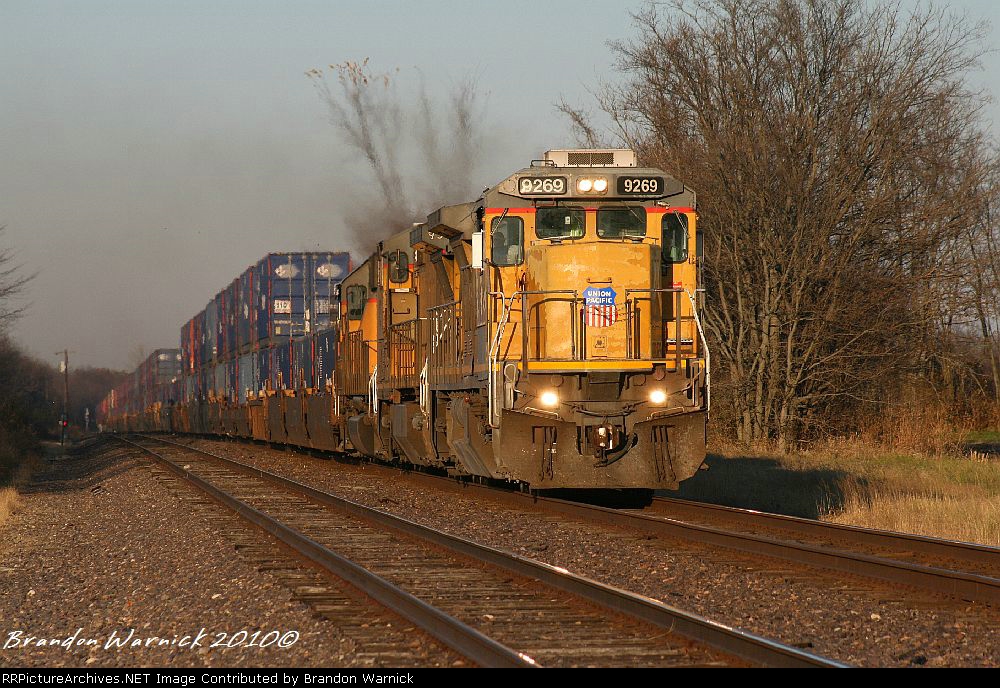 UP Dash 8 leading the ZYCMX