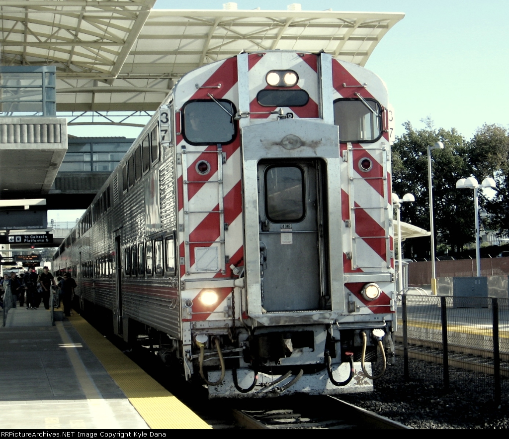 Caltrain 437 with JPBX 4016