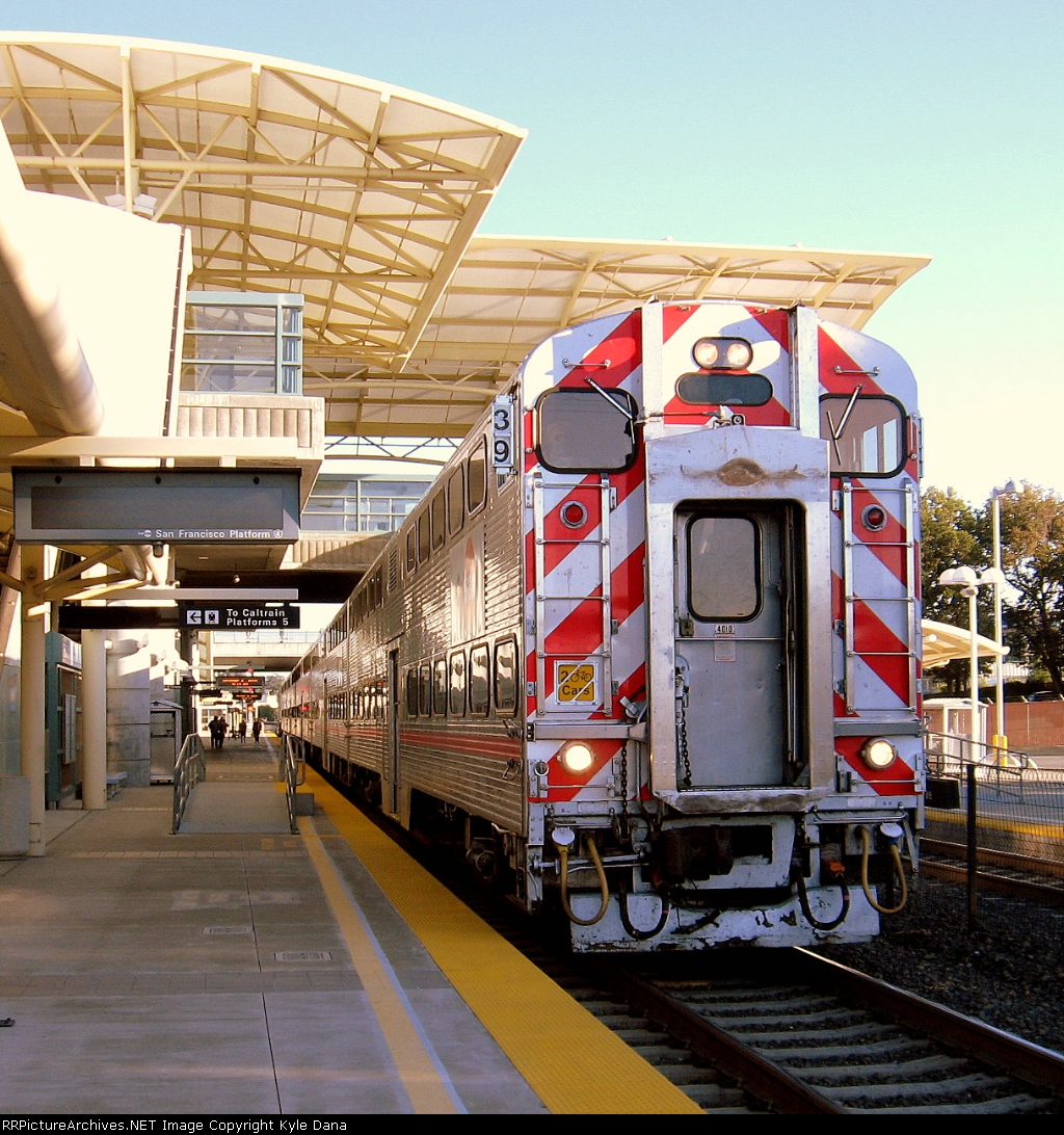 Caltrain 439 with JPBX 4010