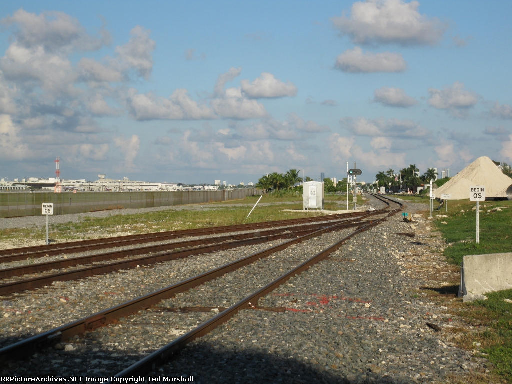 Another look at the new FEC yard connection on the Lehigh Spur