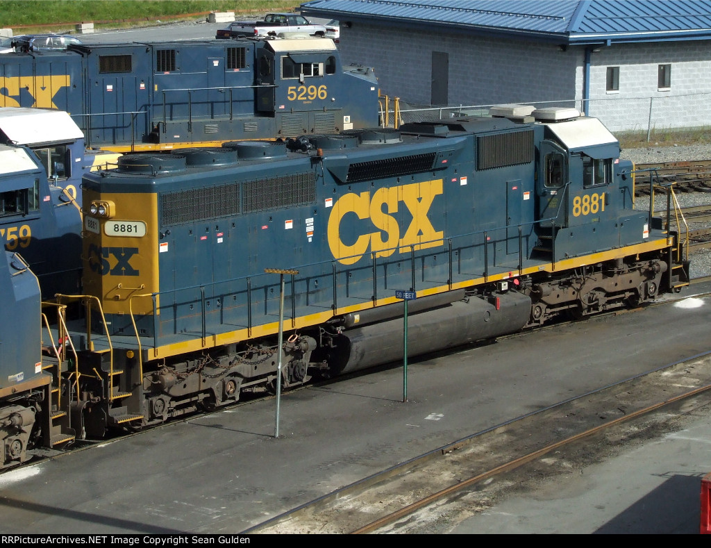 CSXT EMD SD40-2 8881