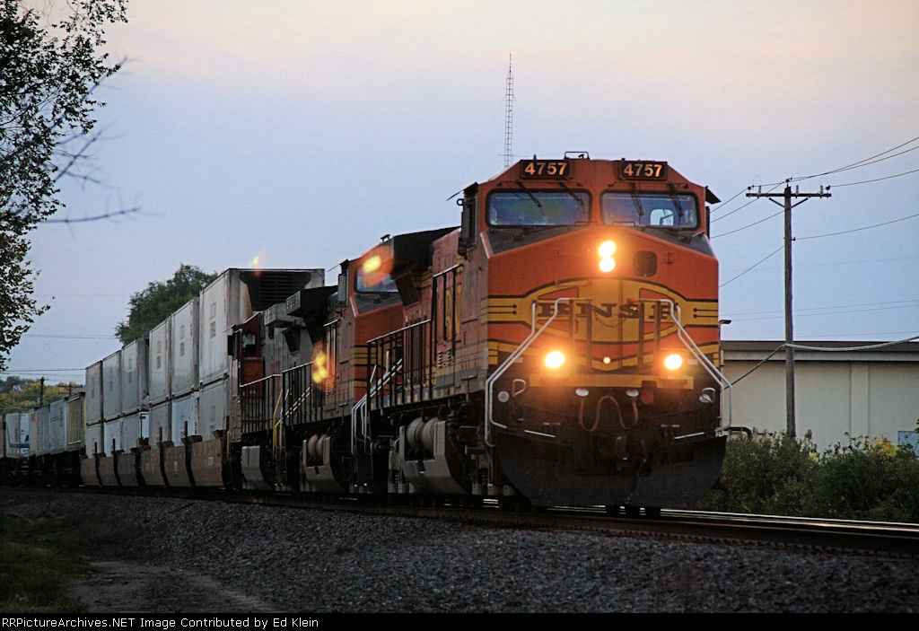 BNSF 4757