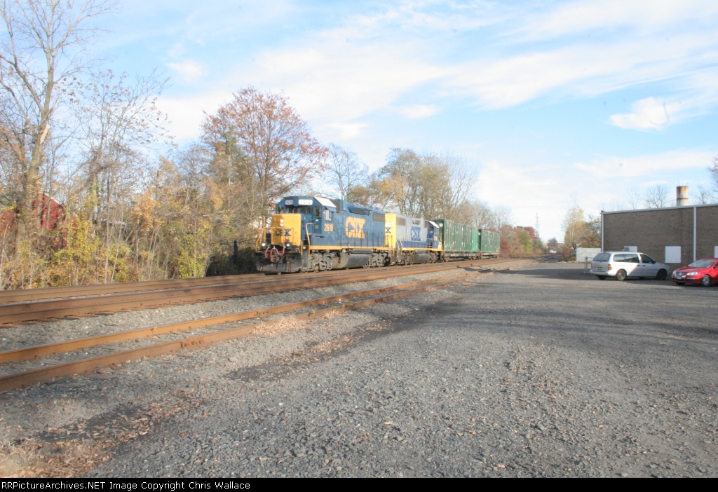 Q707 With Odd Consist 2 GP38s 2 Cars