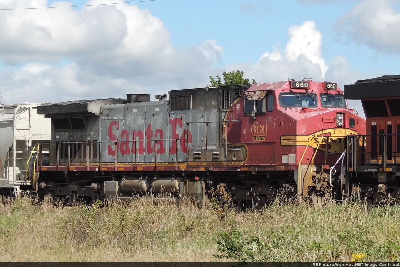 BNSF 660