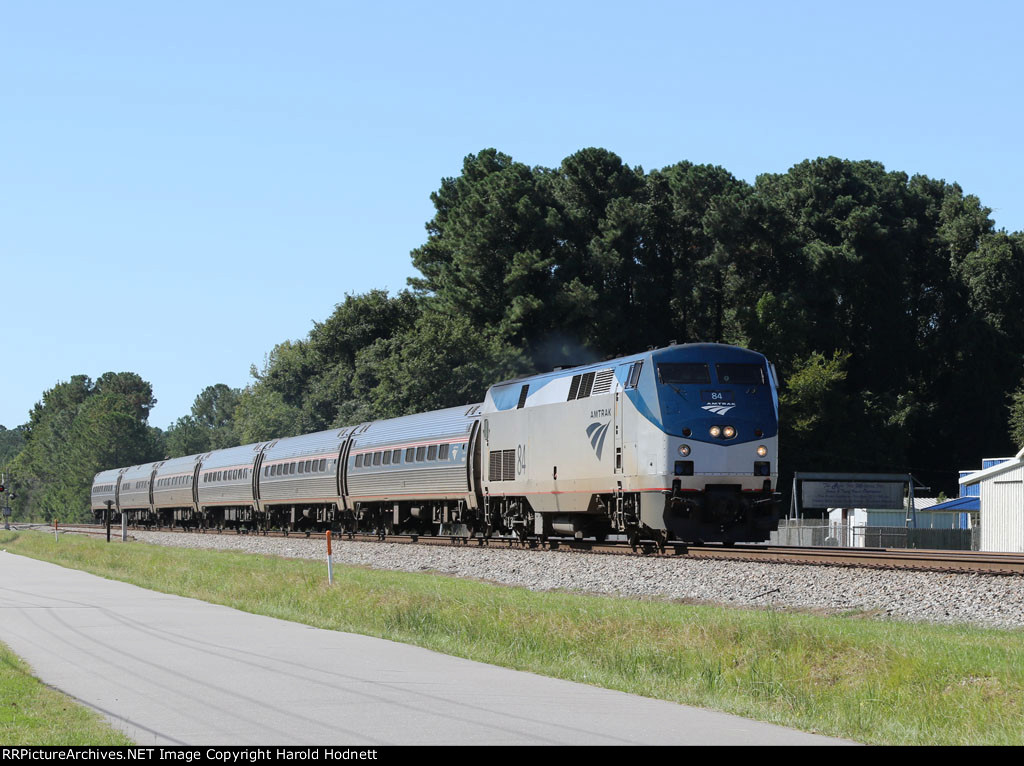 AMTK 84 leads train P080-24 northbound
