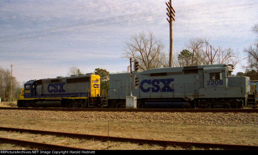 CSX 6408 & 2208 sit at the A&R interchange