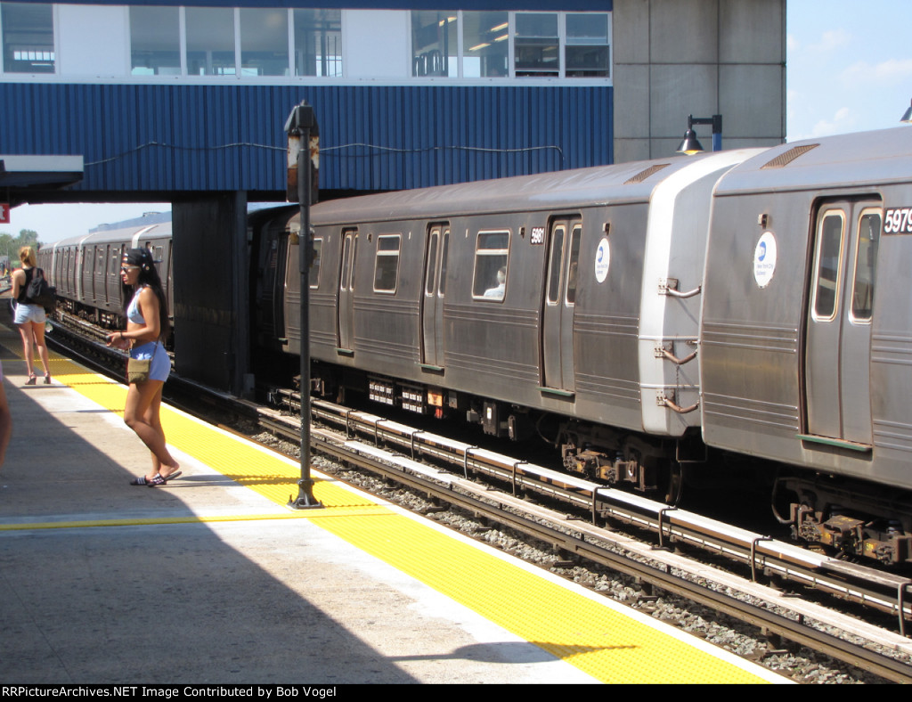 R-46 A train arrived