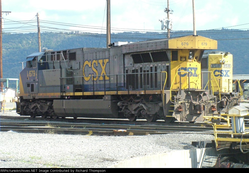 CSX 679