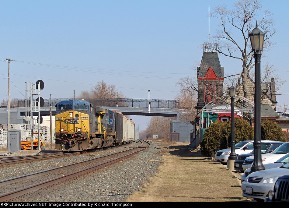 CSX 72 on CSX Q351-25