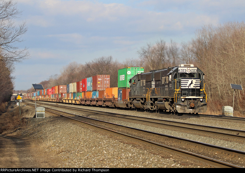 NS 6323 Helpers on the rear of NS 20V