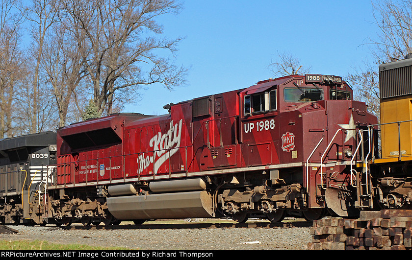 UP 1988 on NS 552
