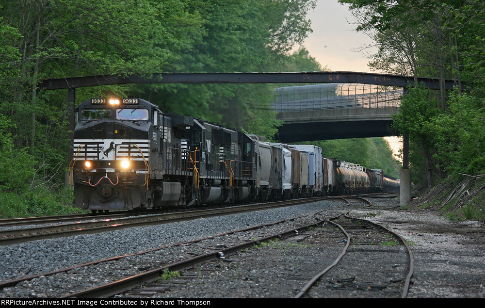 NS 9633 on NS 16E