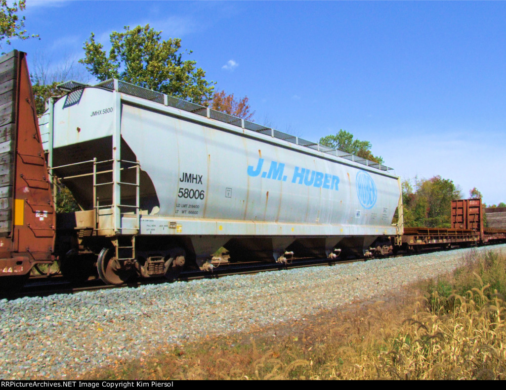 JMHX 58006 "J.M. Huber" on Q409
