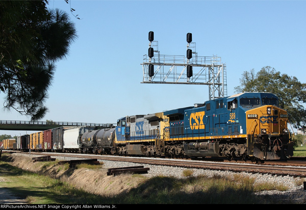 CSX 589