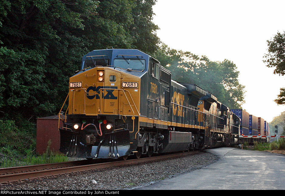 CSX 7681 on Q-004