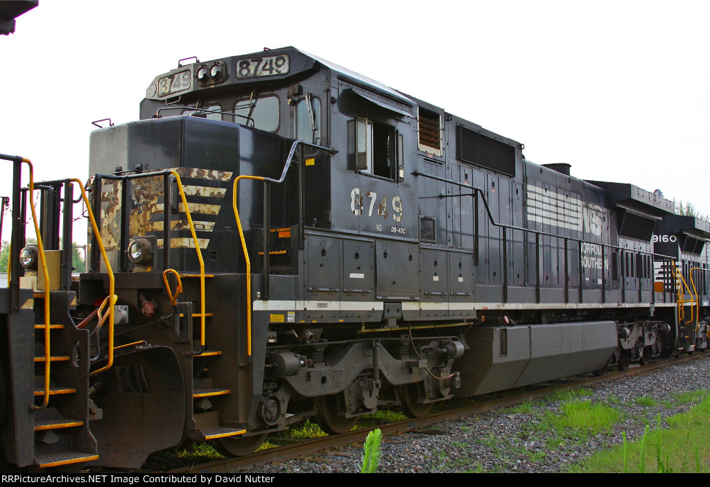 NS 8749