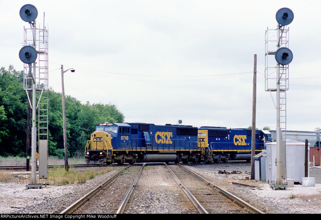 CSX 8748