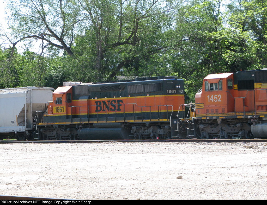 BNSF 1661