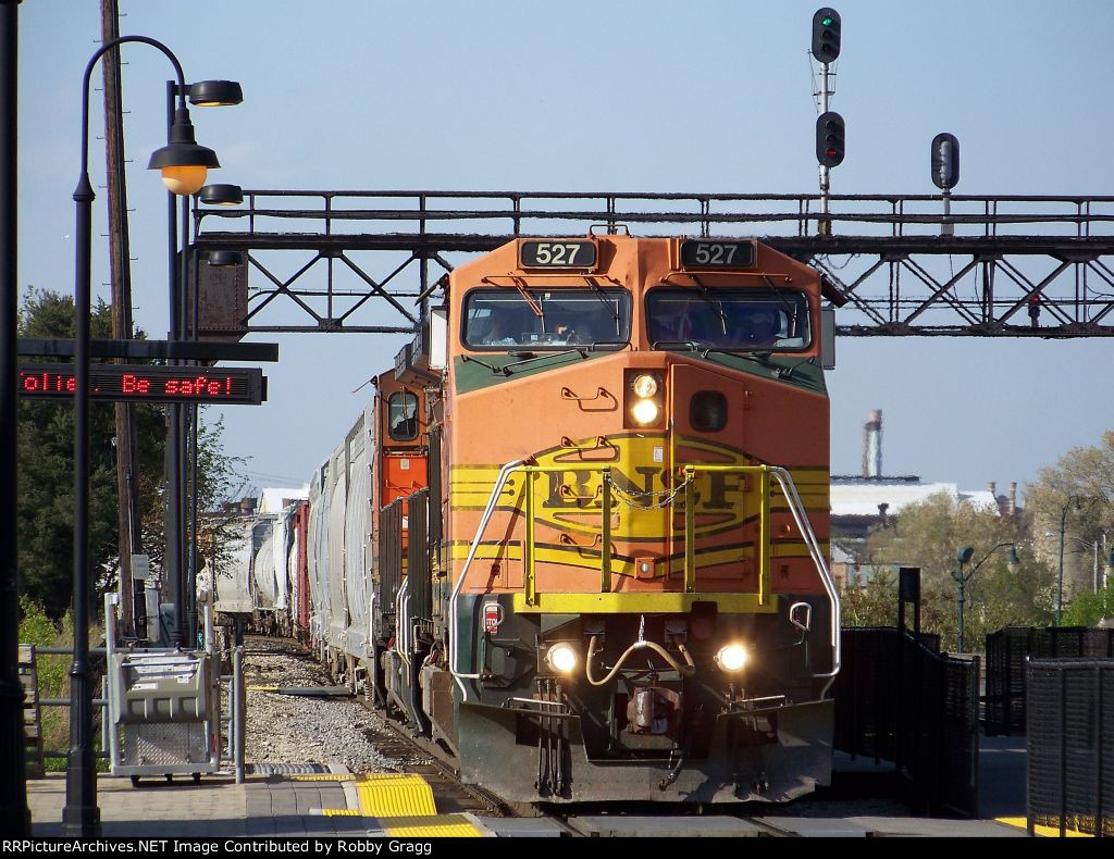 BNSF 527