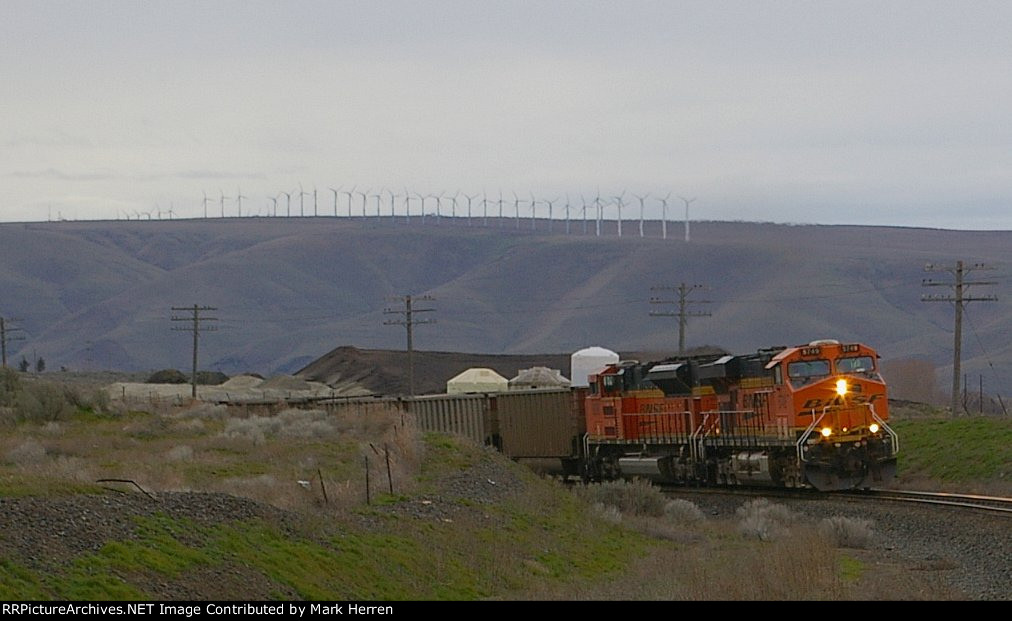 BNSF 5749 North