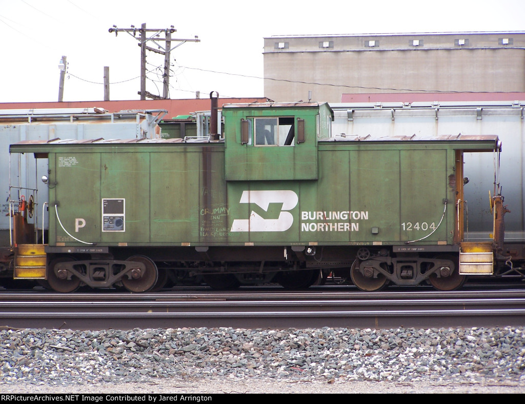 BNSF caboose 12404