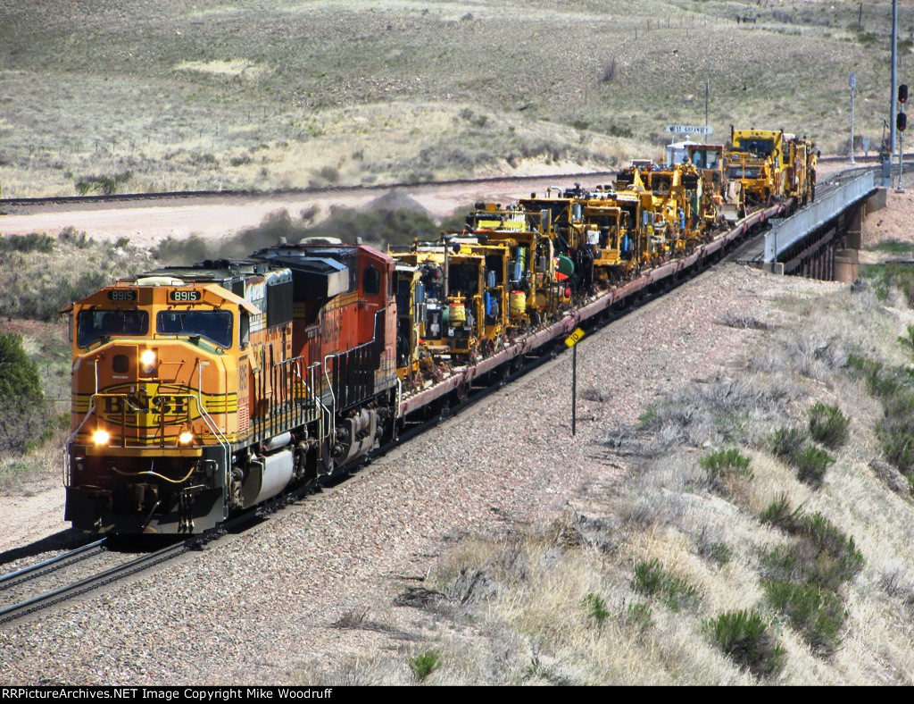 BNSF 8915