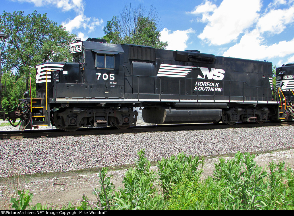 NS 705