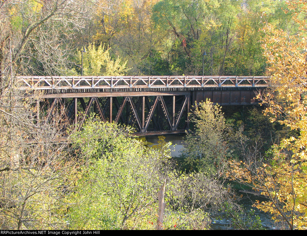 111008137 Ex-SOO Line Eau Claire River Pedestrian "S-Bridge"
