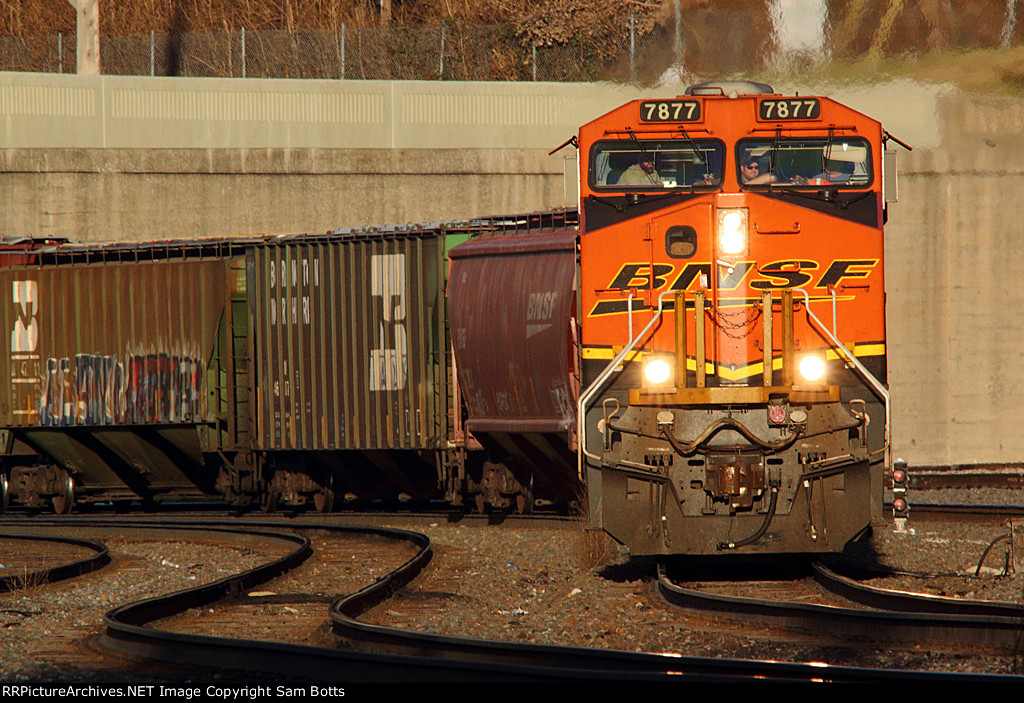 BNSF 7877