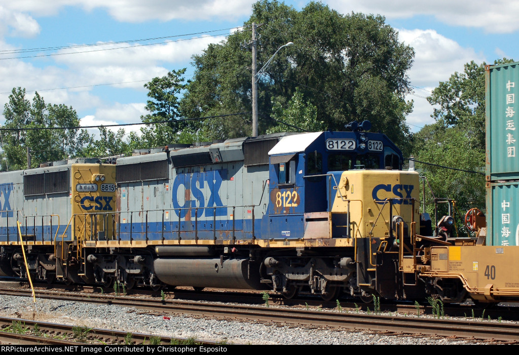 CSX SD40-2 8122