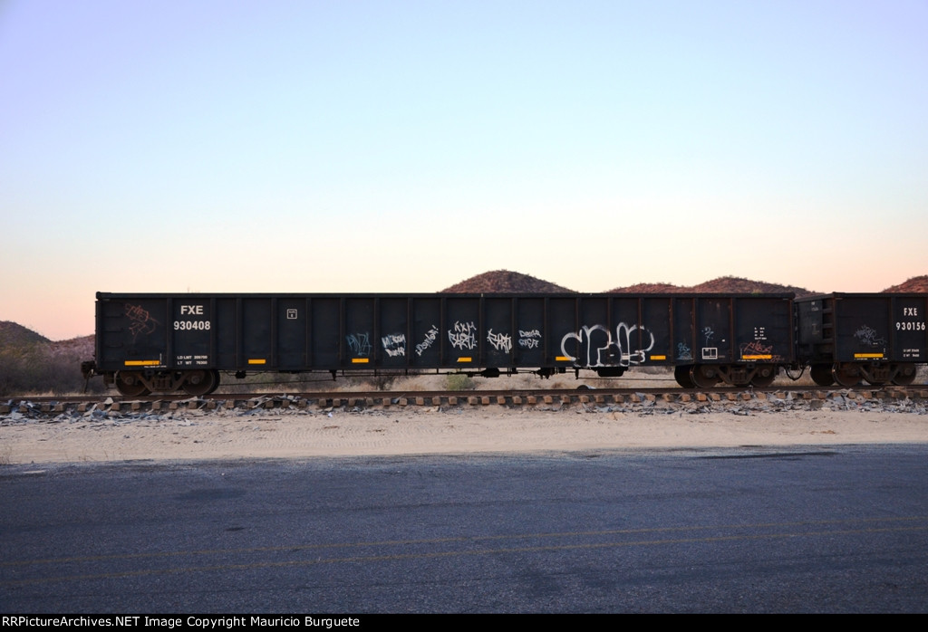 FXE Gondola with graffiti