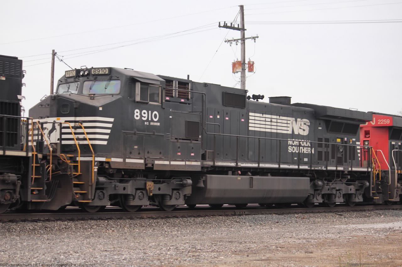 NS 8910