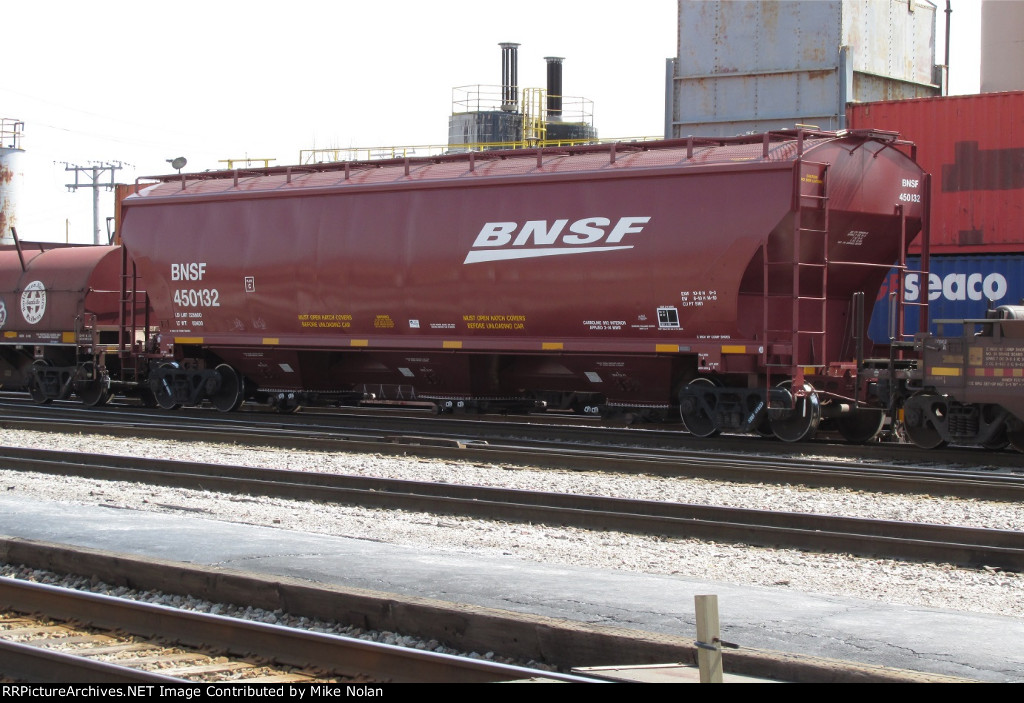 New BNSF Hopper