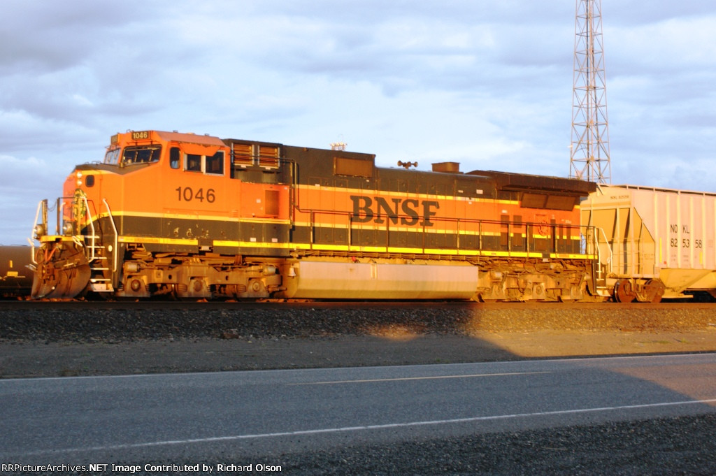 BNSF 1046