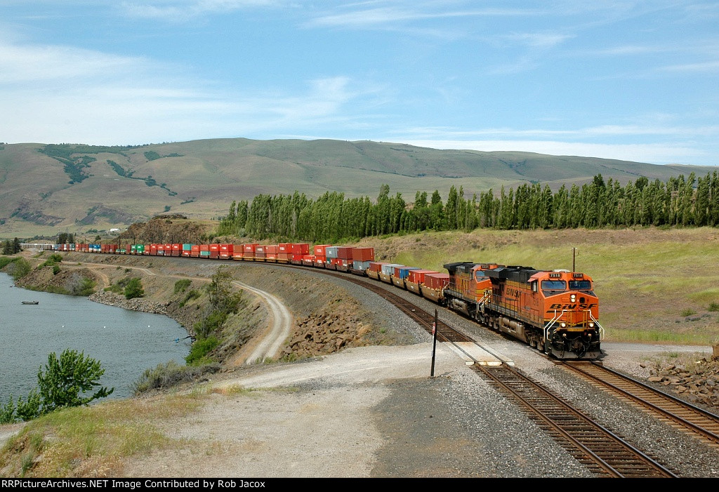 Eastbound on BNSF's Fallbridge Sub.