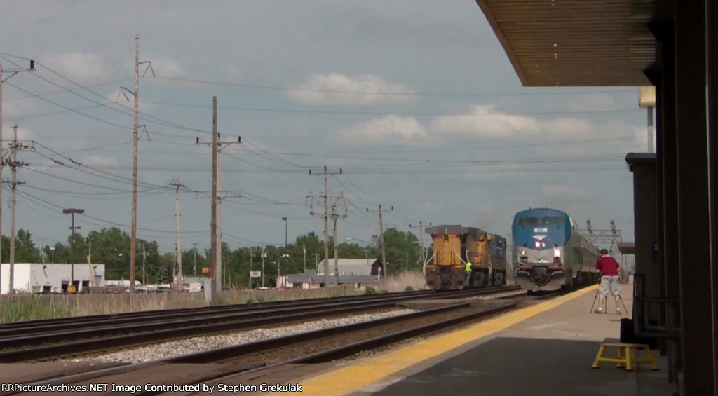 CSX & Amtrak meet