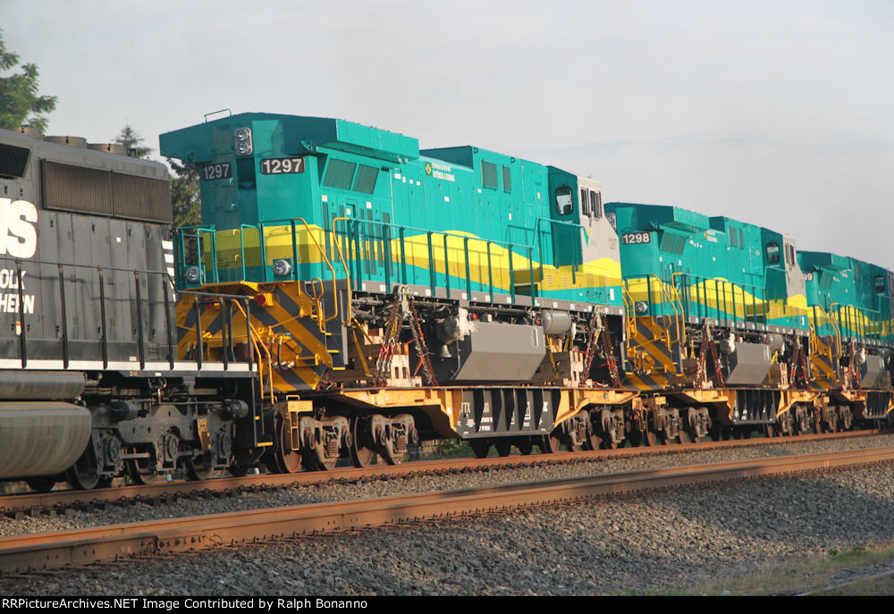 A rear end view of a couple of the export GE locomoitives on NS 098