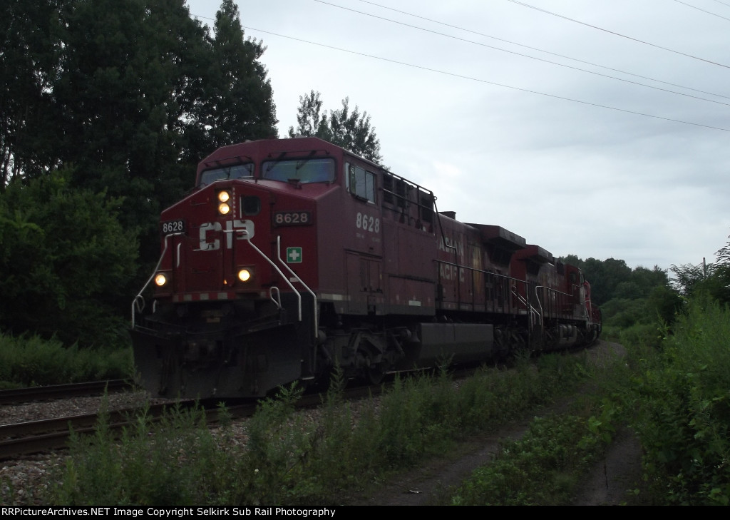 CP 253 Arrives at Mohawk Yard