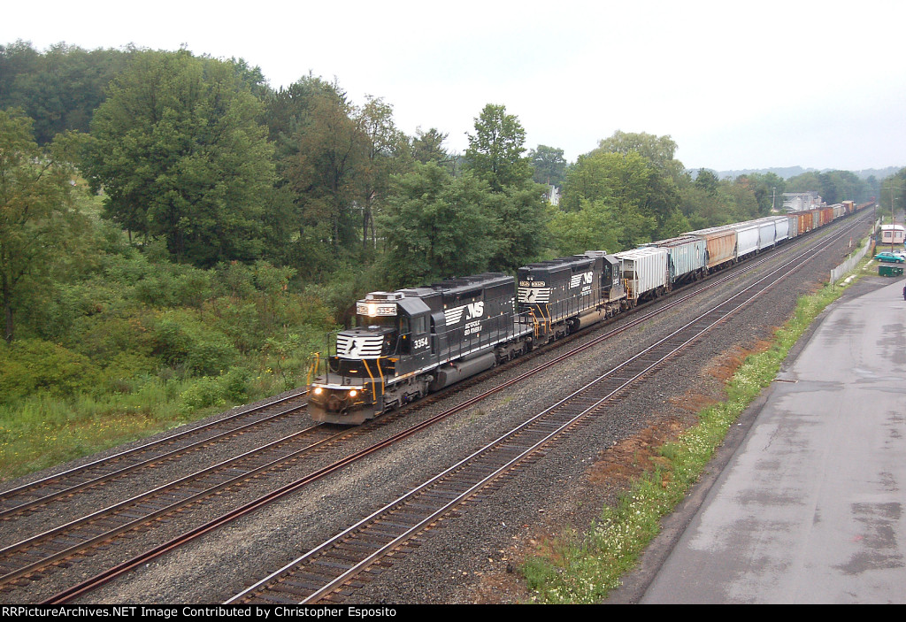 NS SD40-2 3354 leads 11A