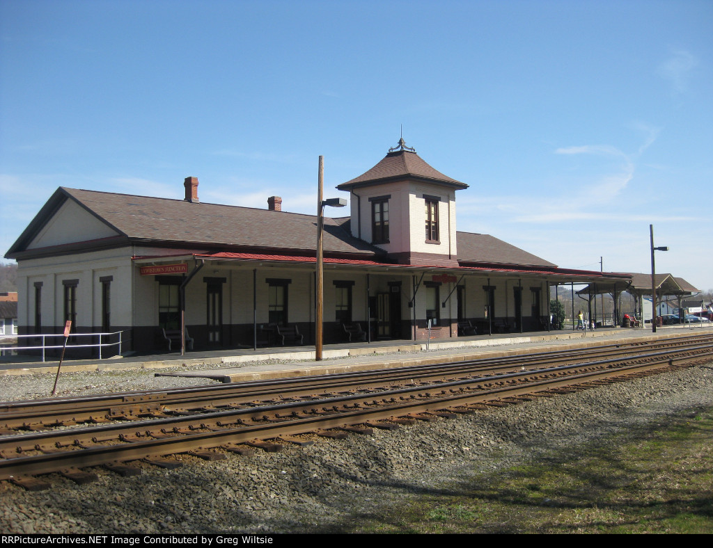 Lewistown Amtrak Station